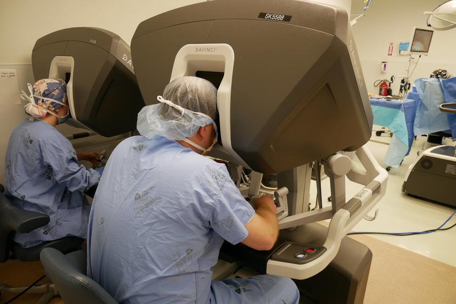 Surgeons now treating with most advanced surgical robot at Women and ...